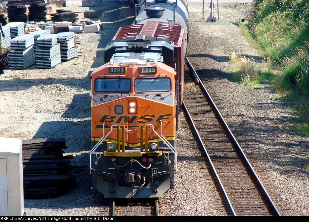 BNSF 8223 empty oil train DPU at Lowell